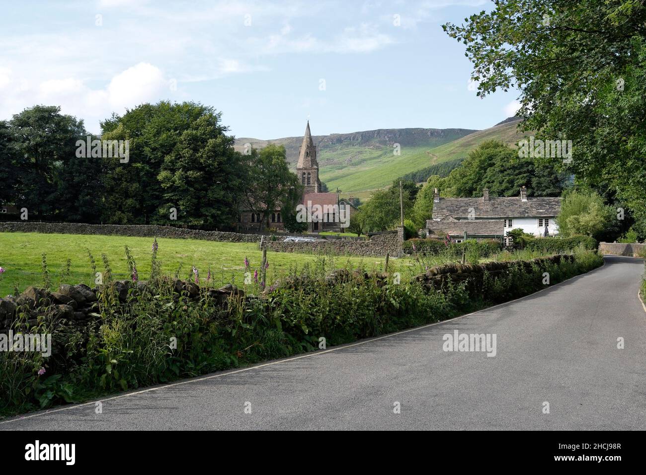 English countryside church hi-res stock photography and images - Alamy