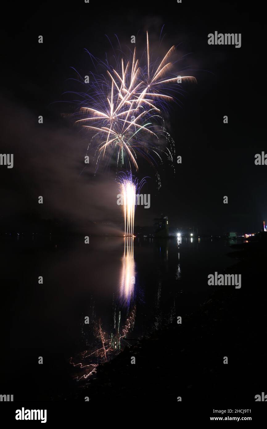 Fireworks on bonfire night Stock Photo - Alamy