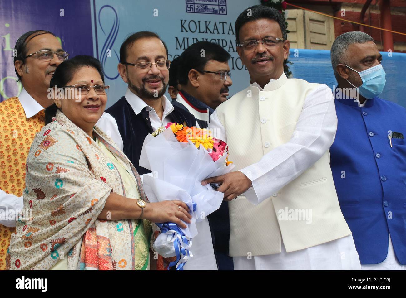 Kolkata mayor hi-res stock photography and images - Alamy