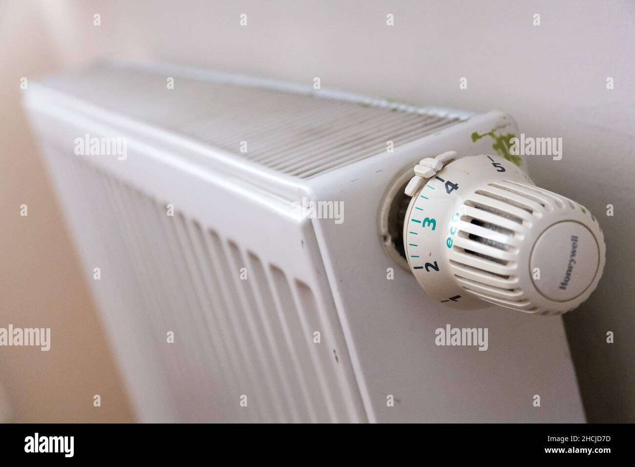 Thermostatic radiator valve TRV in Poland © Wojciech Strozyk / Alamy ...