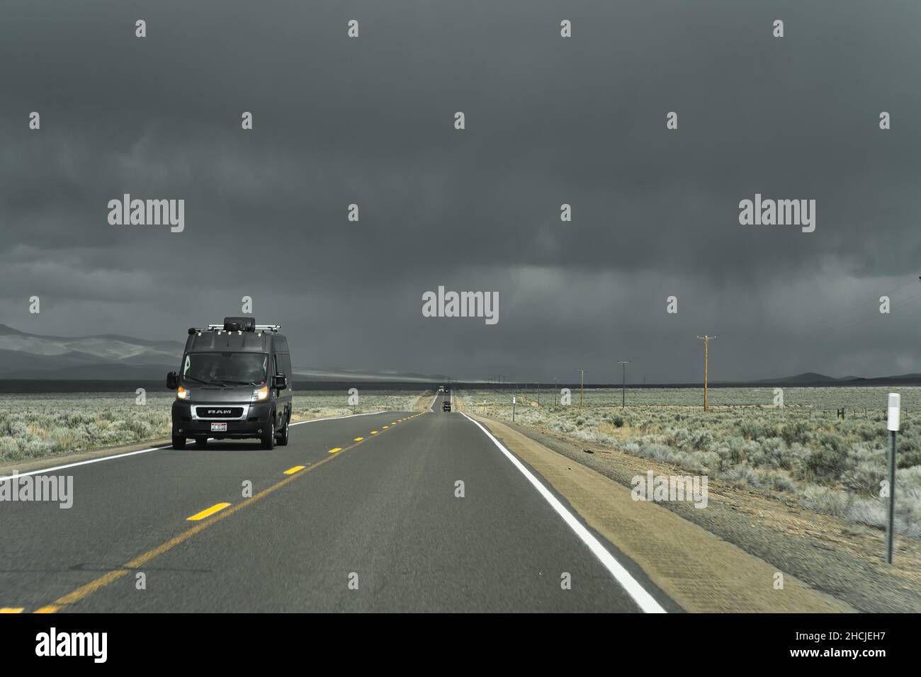 Driving behind car usa hi-res stock photography and images - Alamy