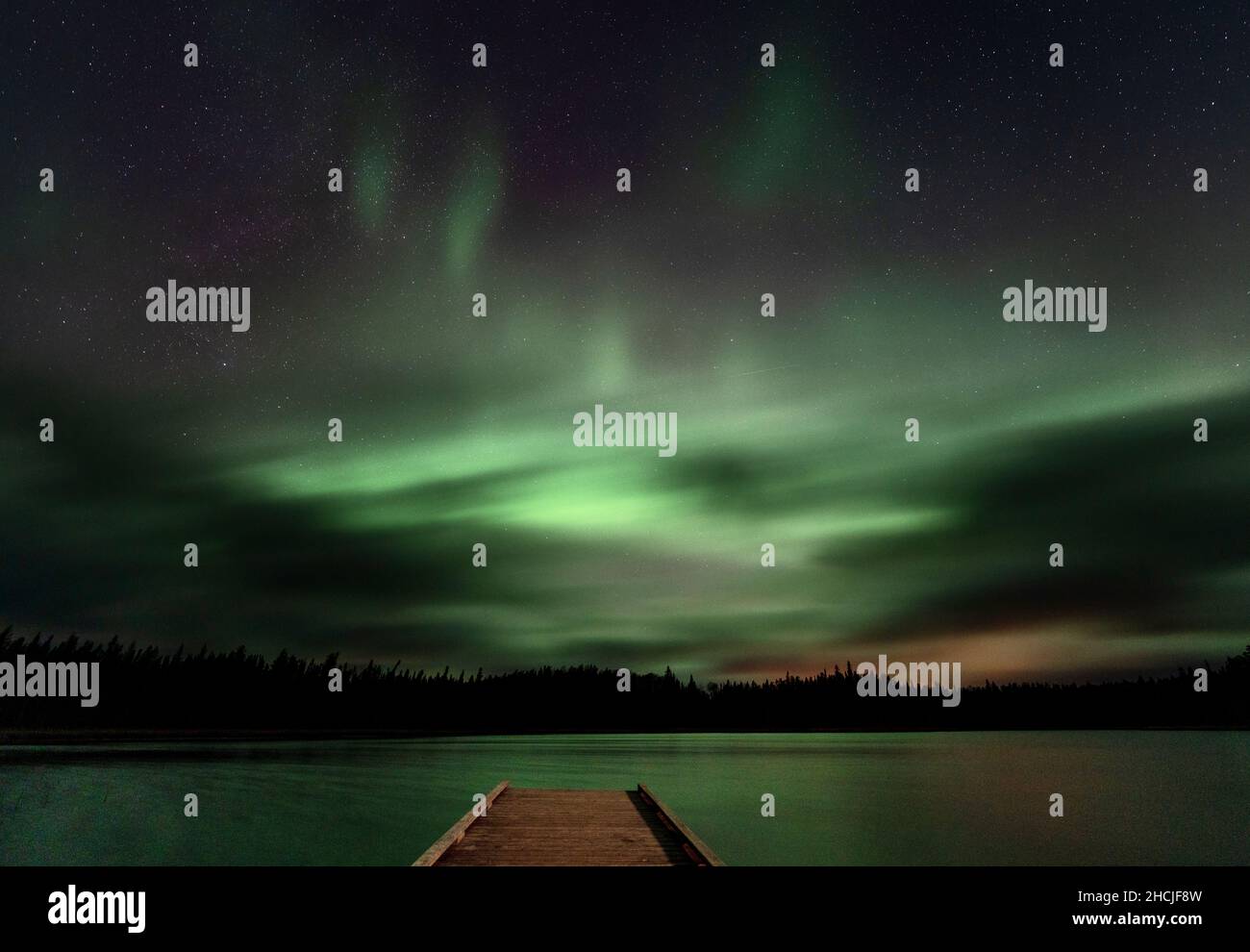 Aurora explosion in Saskatchewan Canada very colorful pulsating Stock ...