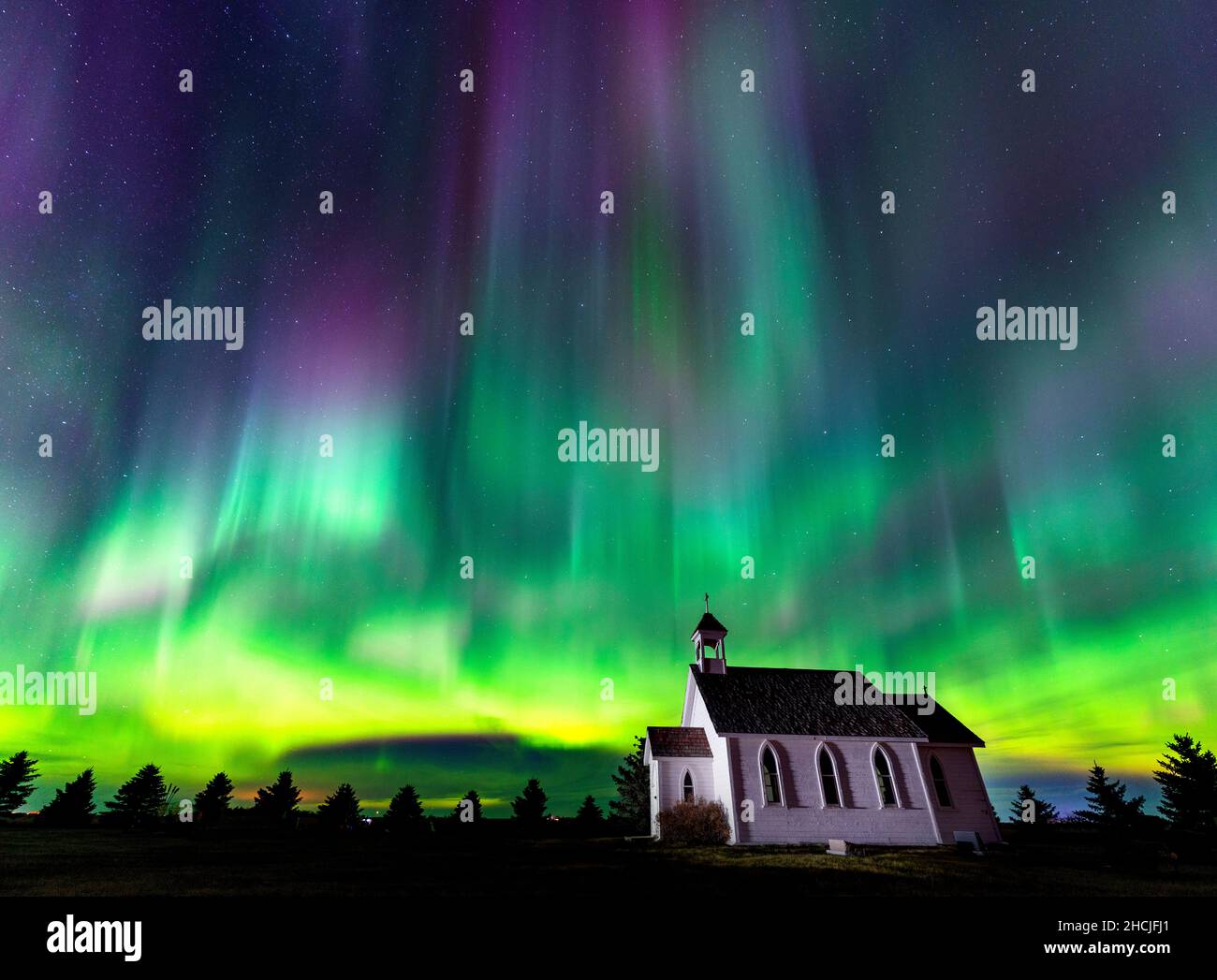Aurora explosion in Saskatchewan Canada very colorful pulsating Stock ...