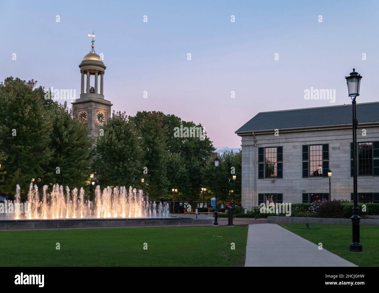 Church of the presidents and city hall hi-res stock photography and ...