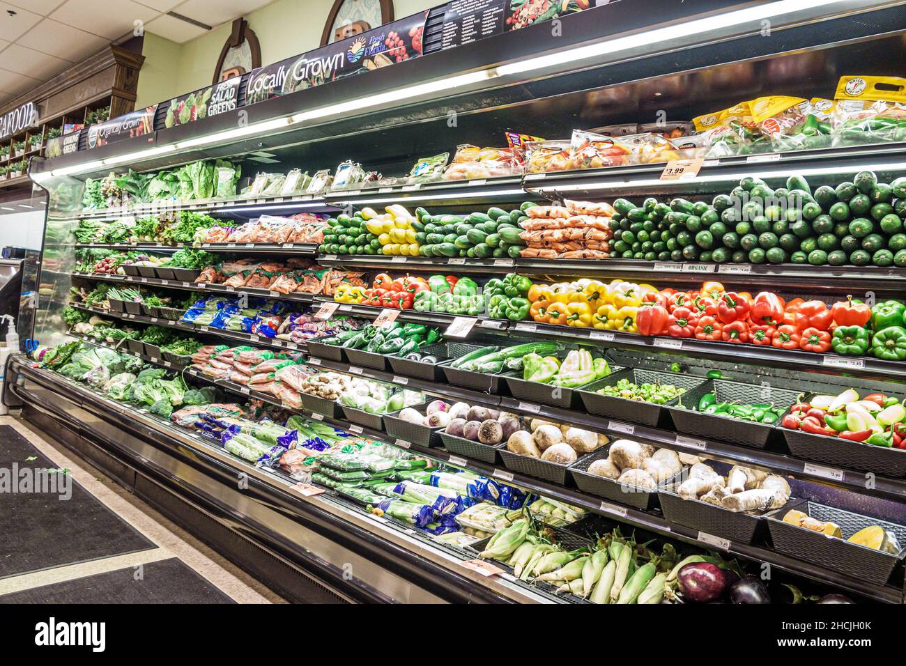 Grocery Store Interior Produce High Resolution Stock Photography and ...