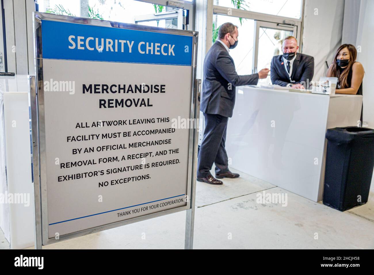 Entrance entry sign notice security check hi-res stock photography and ...