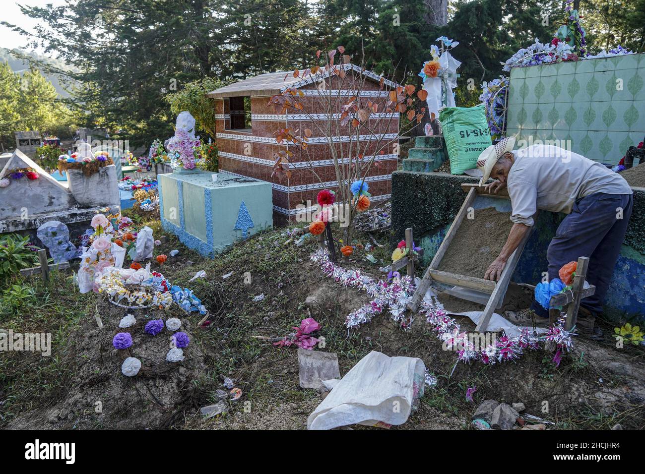 Cemetery san salvador el salvador hi-res stock photography and images ...