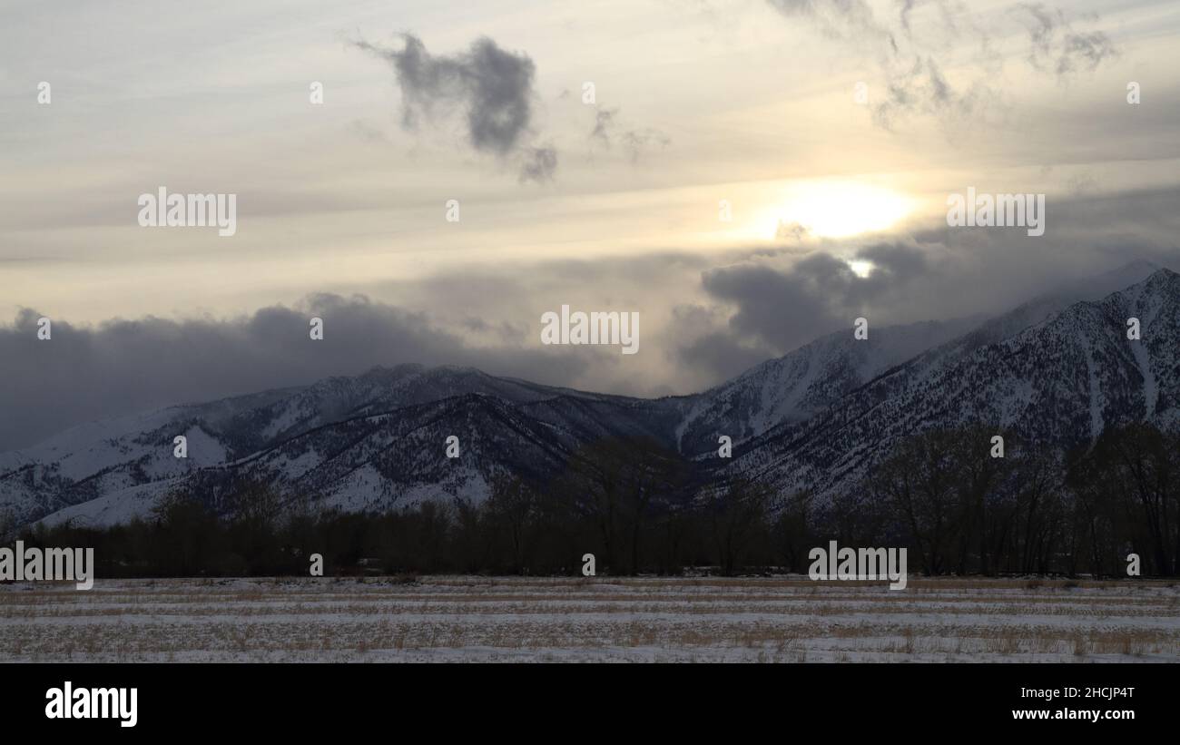 Twilight winter sky hi-res stock photography and images - Alamy