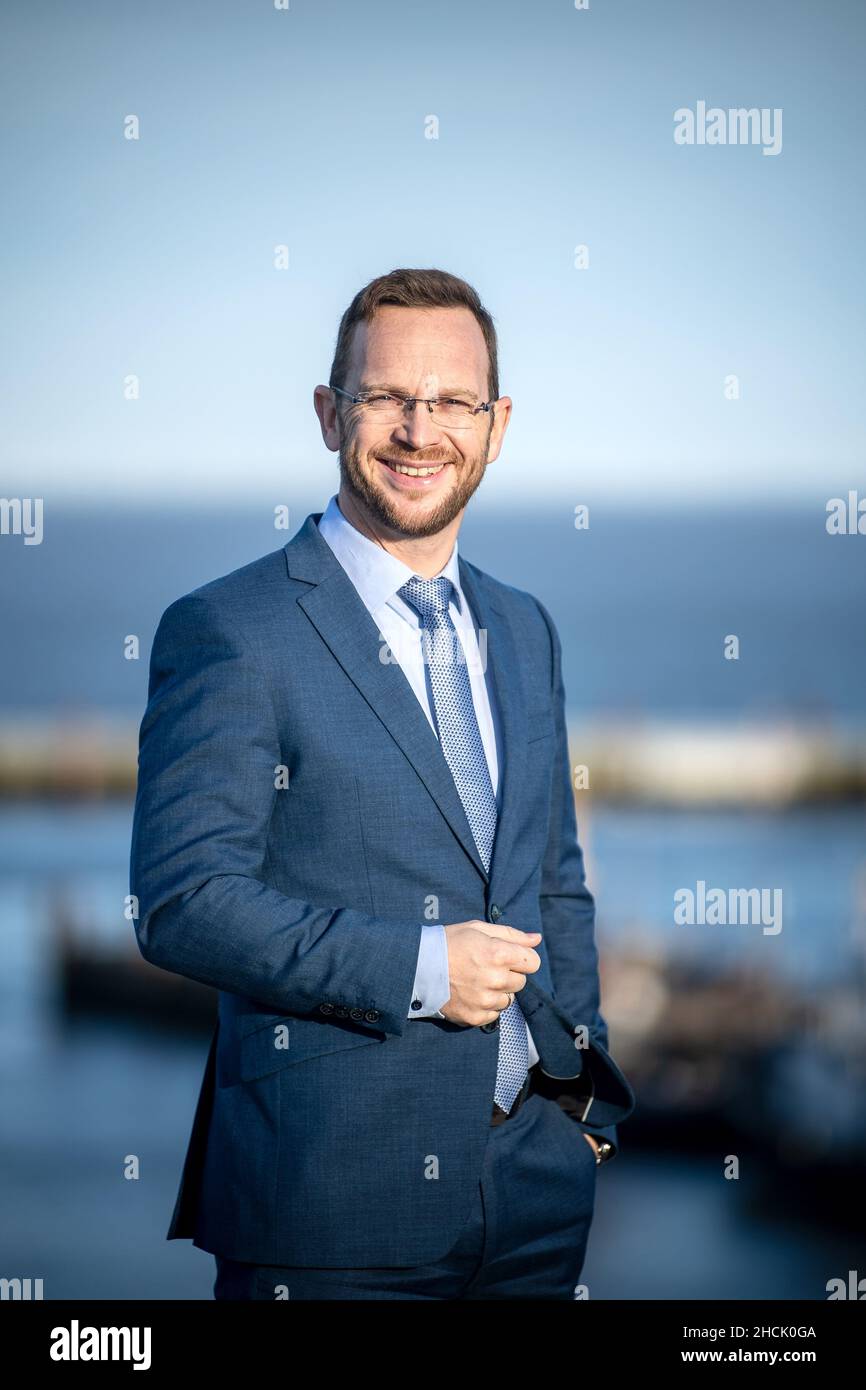 Cuxhaven, Germany. 02nd Dec, 2021. Robby Renner, frigate captain ...