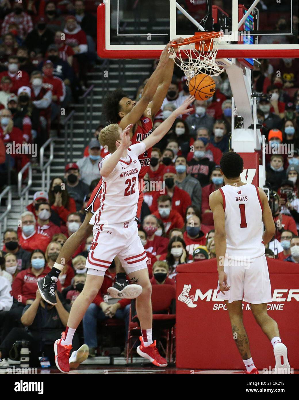 Madison, WI, USA. 29th Dec, 2021. Illinois State Redbirds forward Sy ...