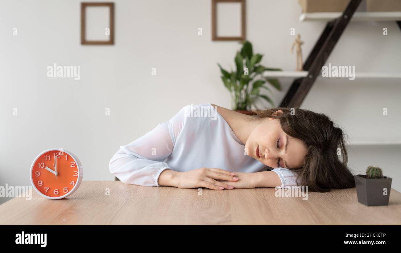 Employee sleeping in office hi-res stock photography and images - Alamy