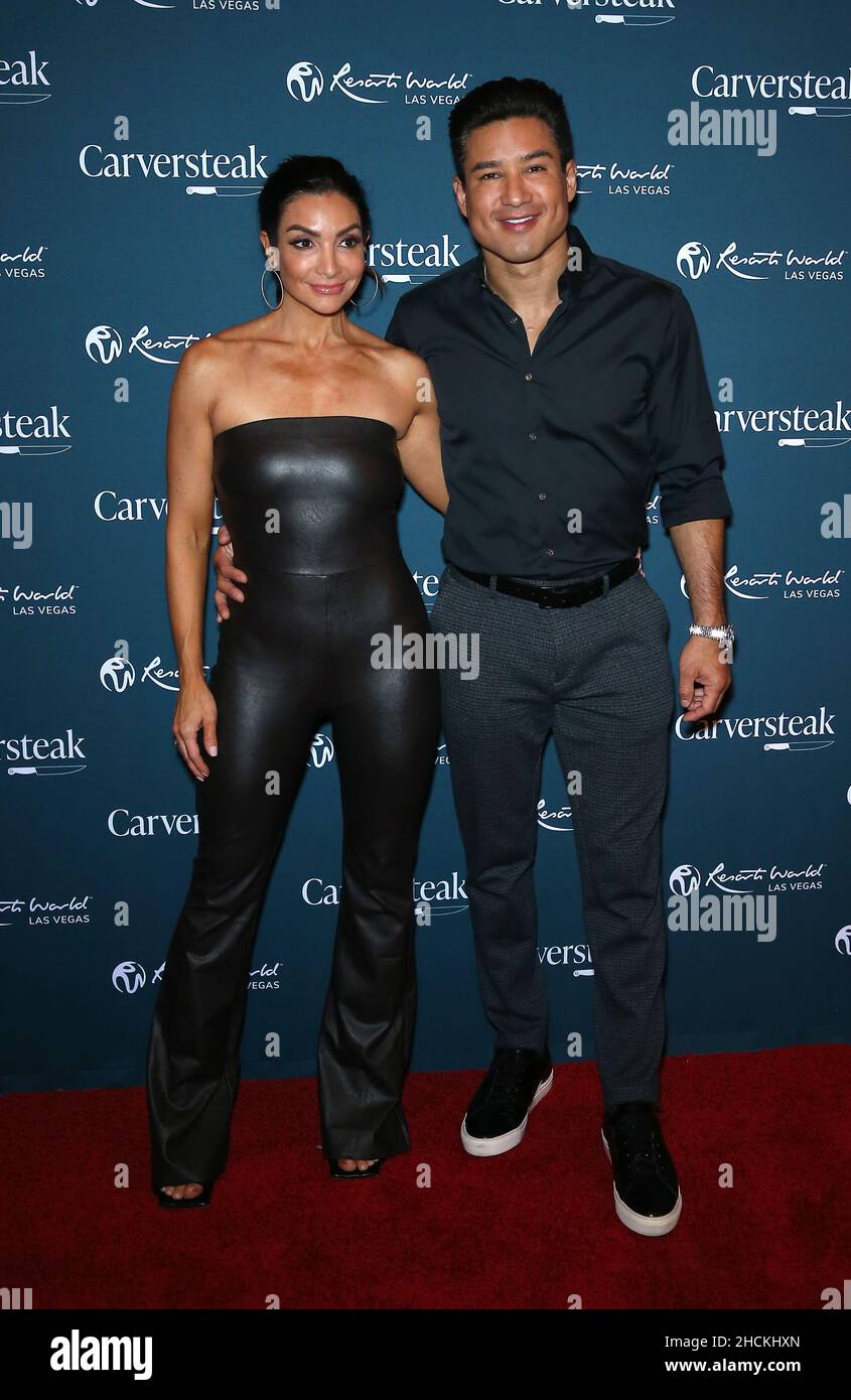 29 December 2021 - Las Vegas, NV - Courtney Lopez, Mario Lopez ...