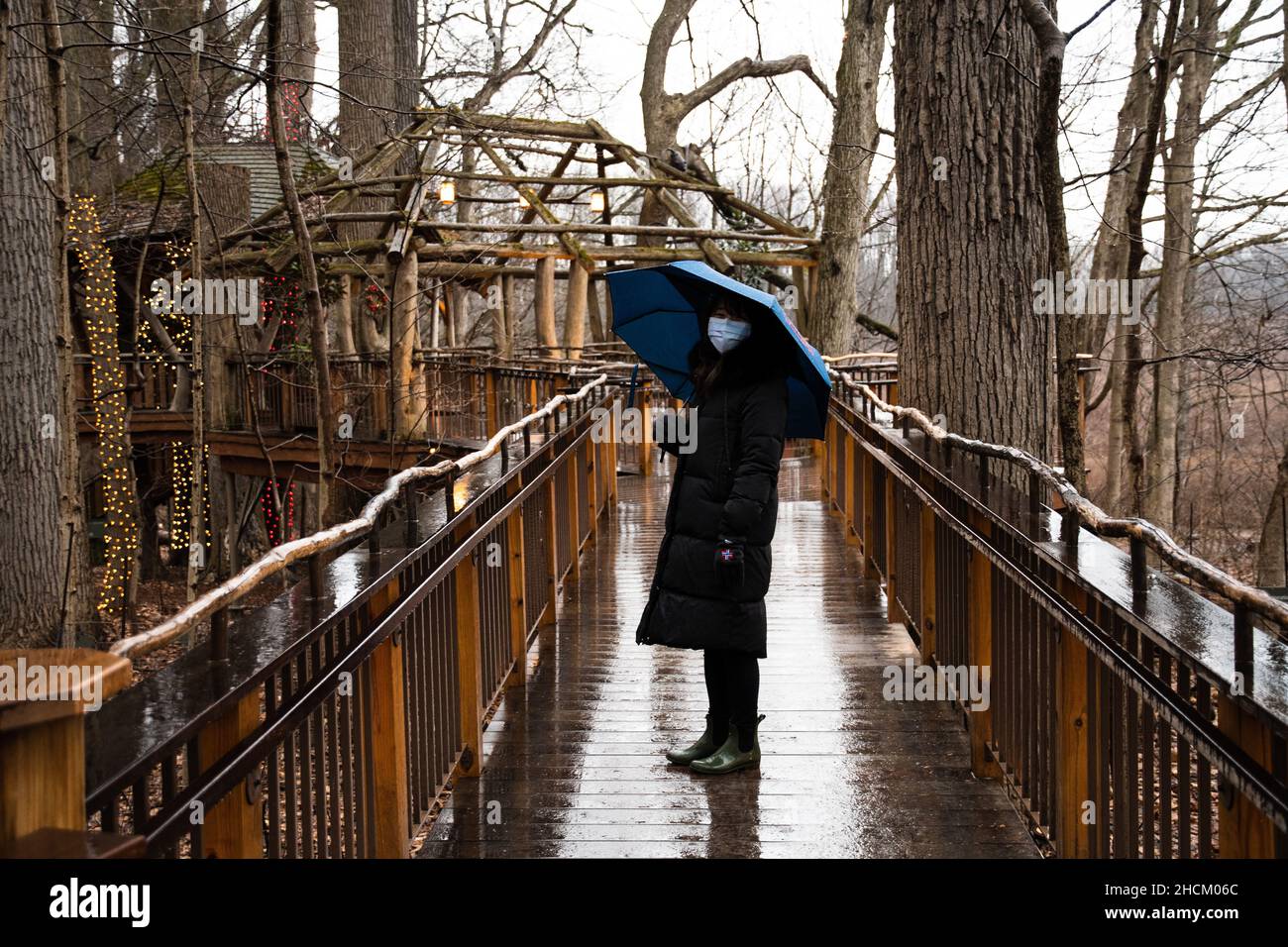 Rain on a walkway hi-res stock photography and images - Alamy