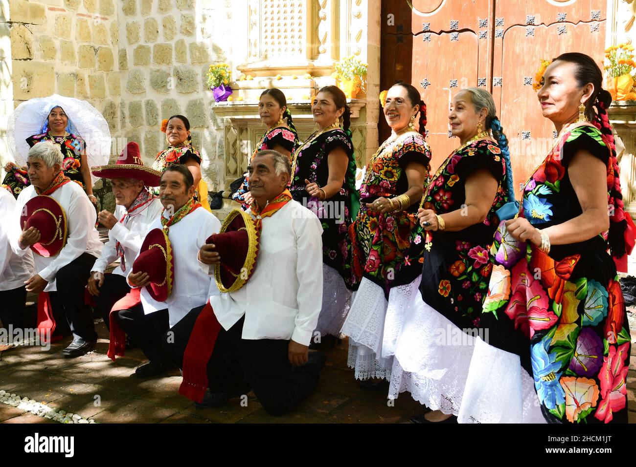 Oaxaca De Juarez, Mexico. 29th Oct, 2021. Women and men from the ...