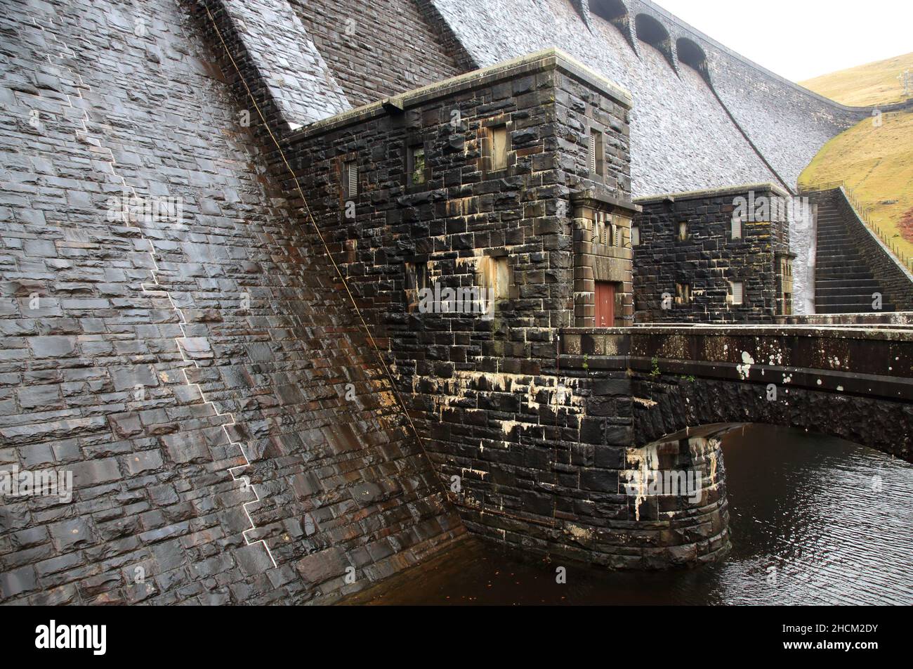 Dams in wales hi-res stock photography and images - Alamy
