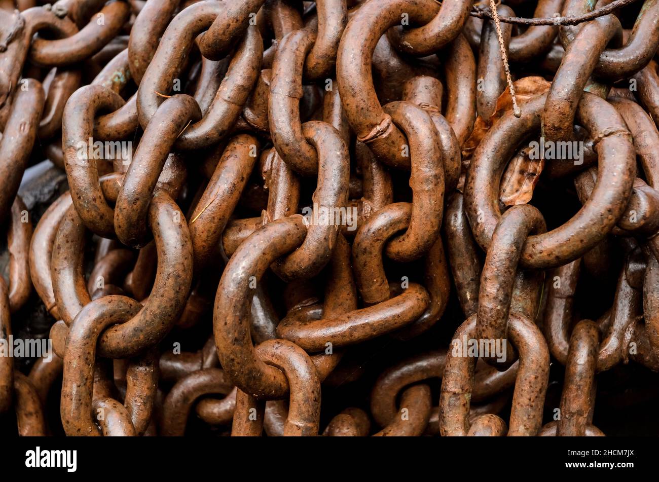 Heavy duty metal chain hi-res stock photography and images - Alamy