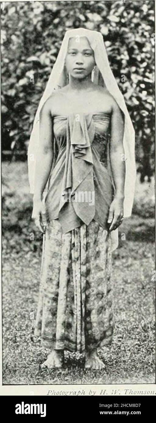 Kain sarong hi-res stock photography and images - Alamy