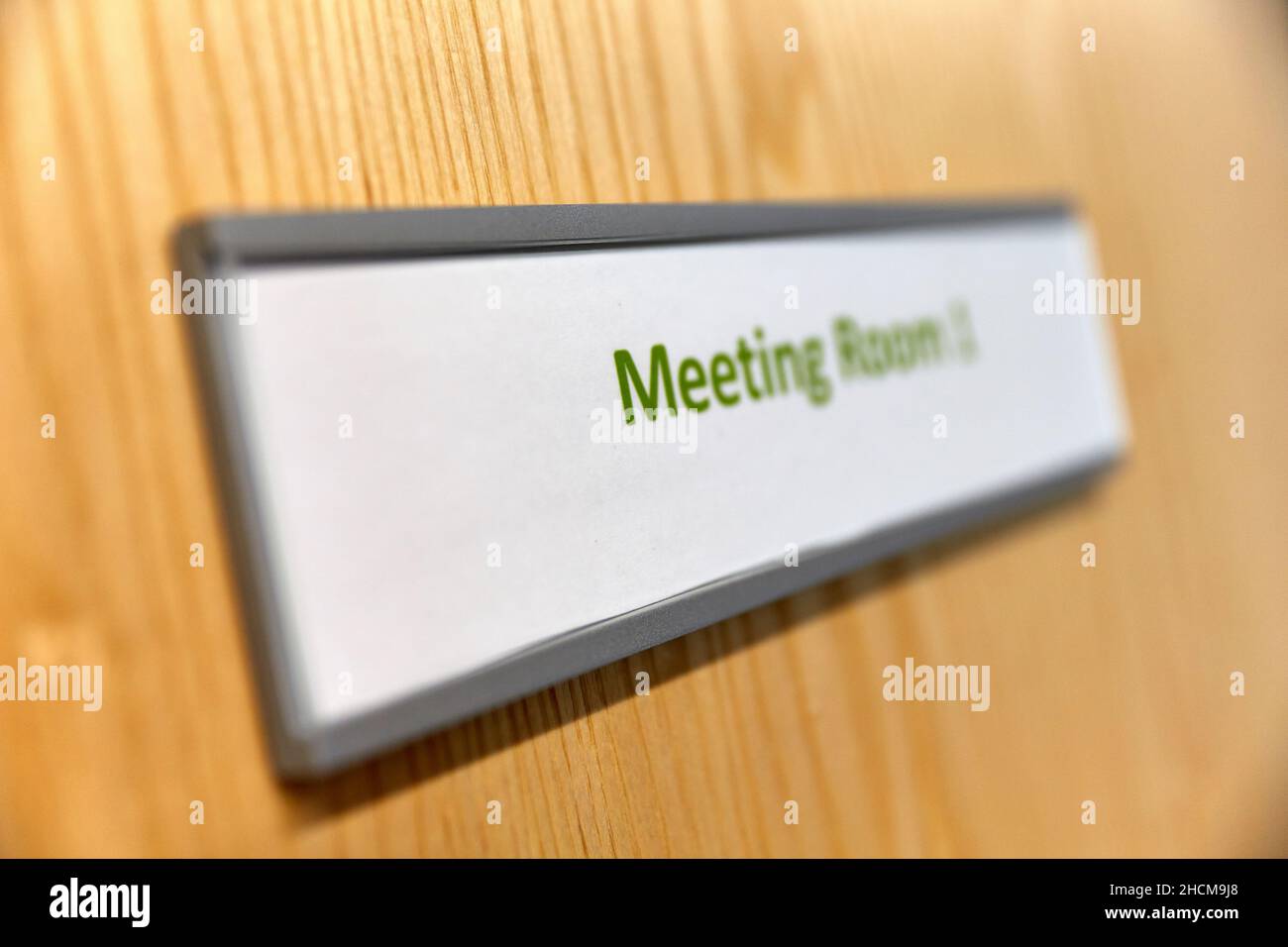 MEETING ROOM SIGN ON OFFICE DOOR Stock Photo - Alamy