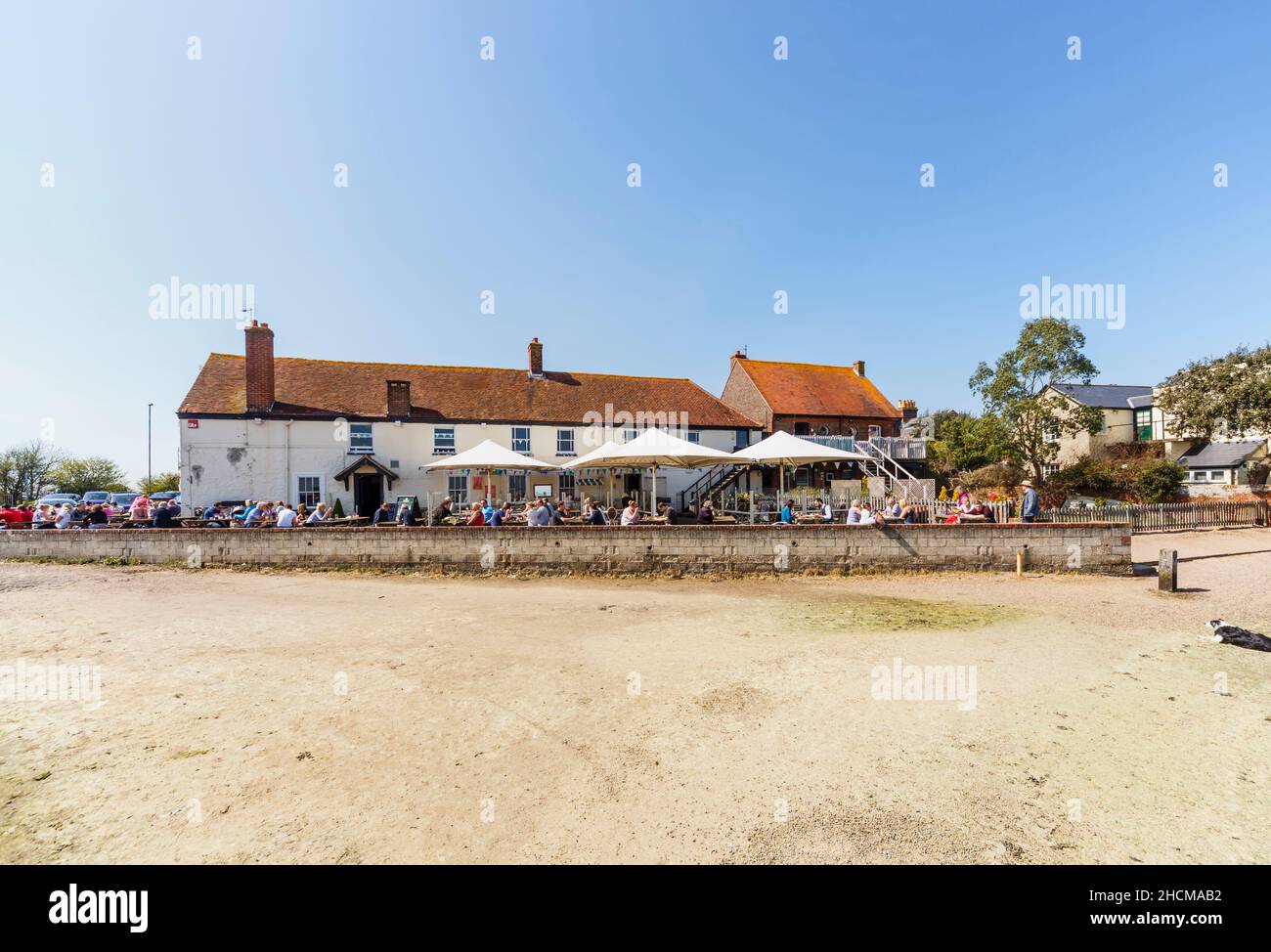 Pub hayling island hi-res stock photography and images - Alamy