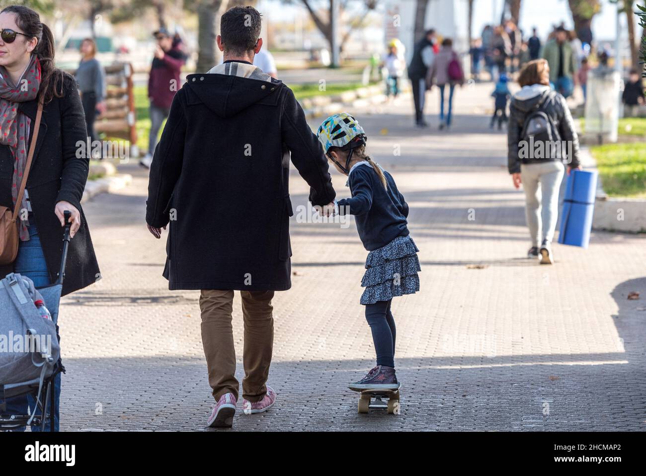 The good weather and the heat at the end of the year in Toulon, France ...
