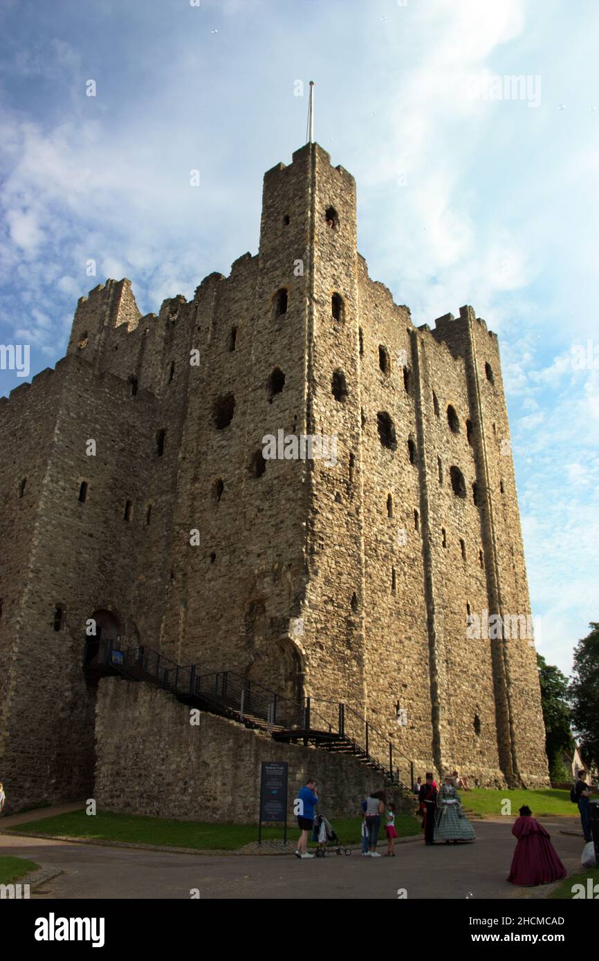 Rochester castle norman architecture hi-res stock photography and ...