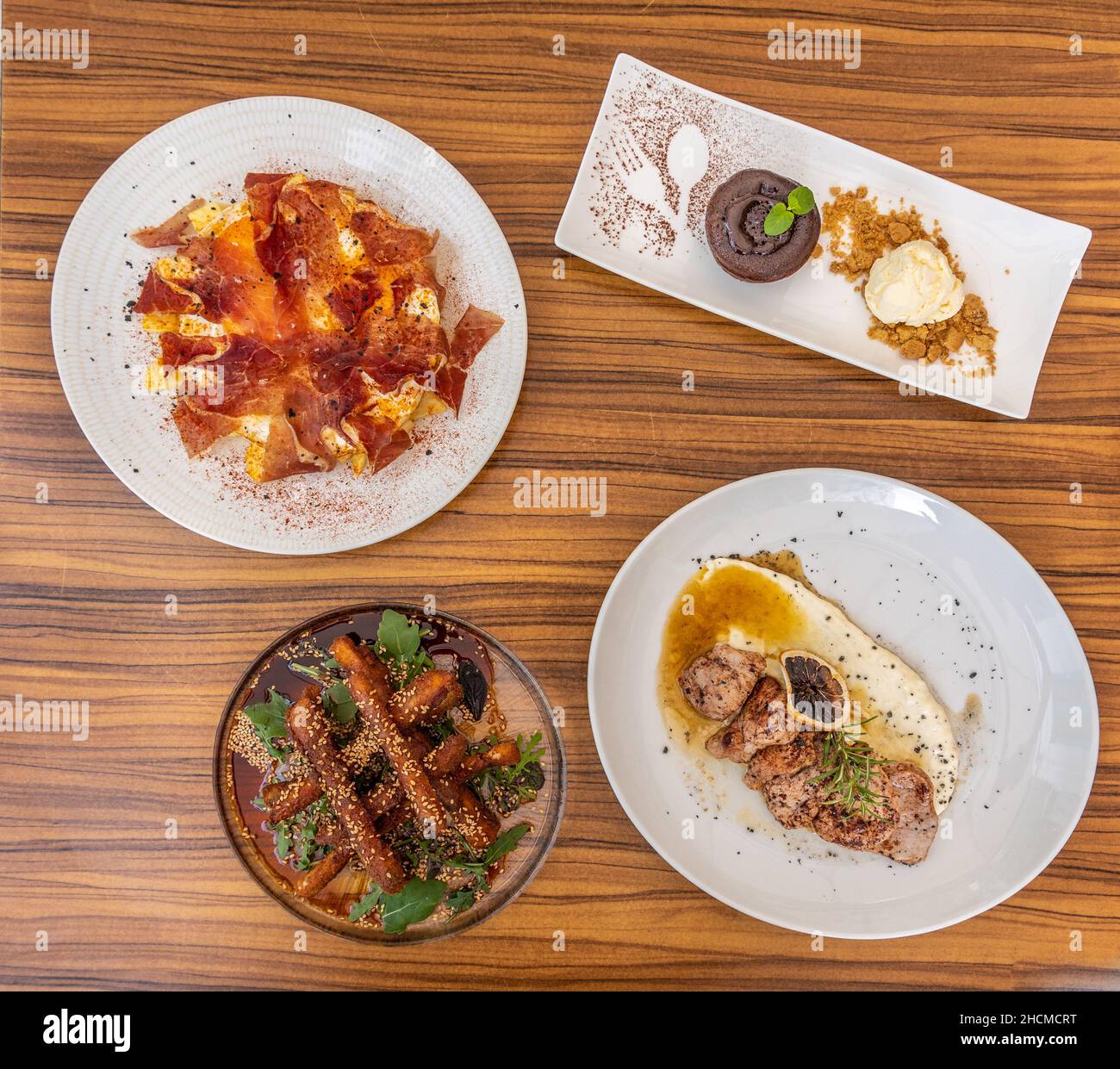 Dinner table top view hi-res stock photography and images - Alamy