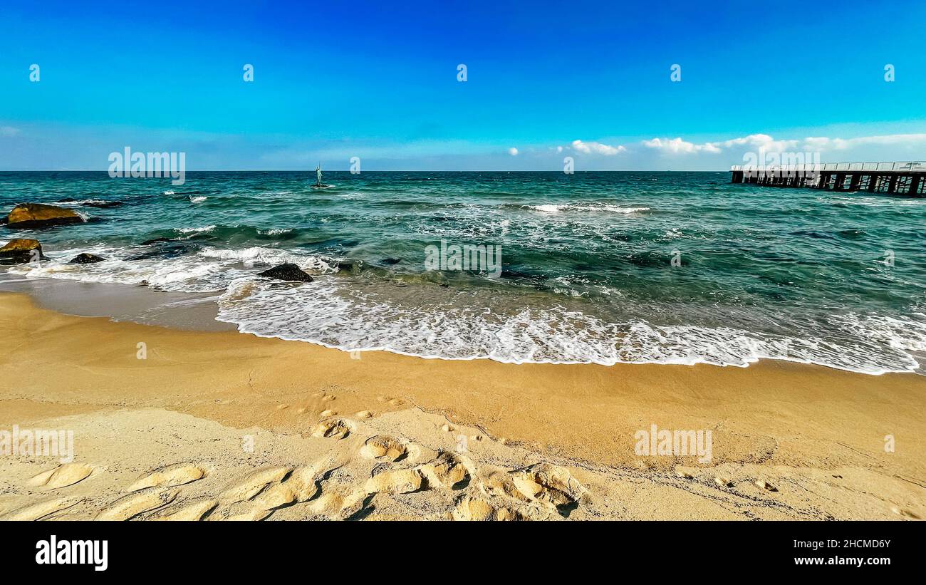Beautiful seascape with horizon line and surf. European resorts Stock ...