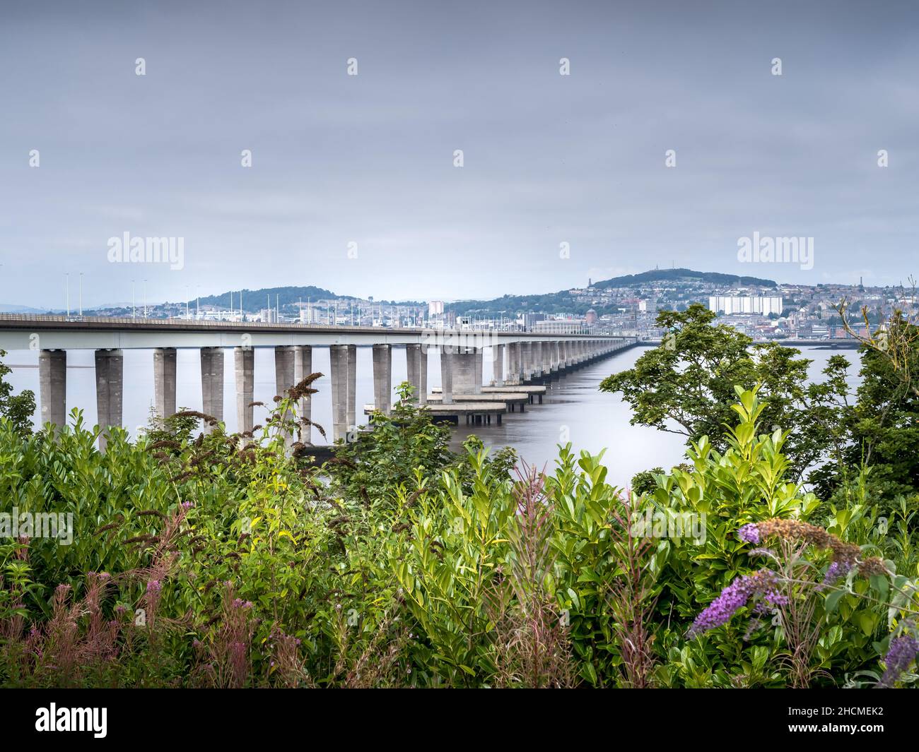 Tay bridge tay river dundee hi-res stock photography and images - Alamy