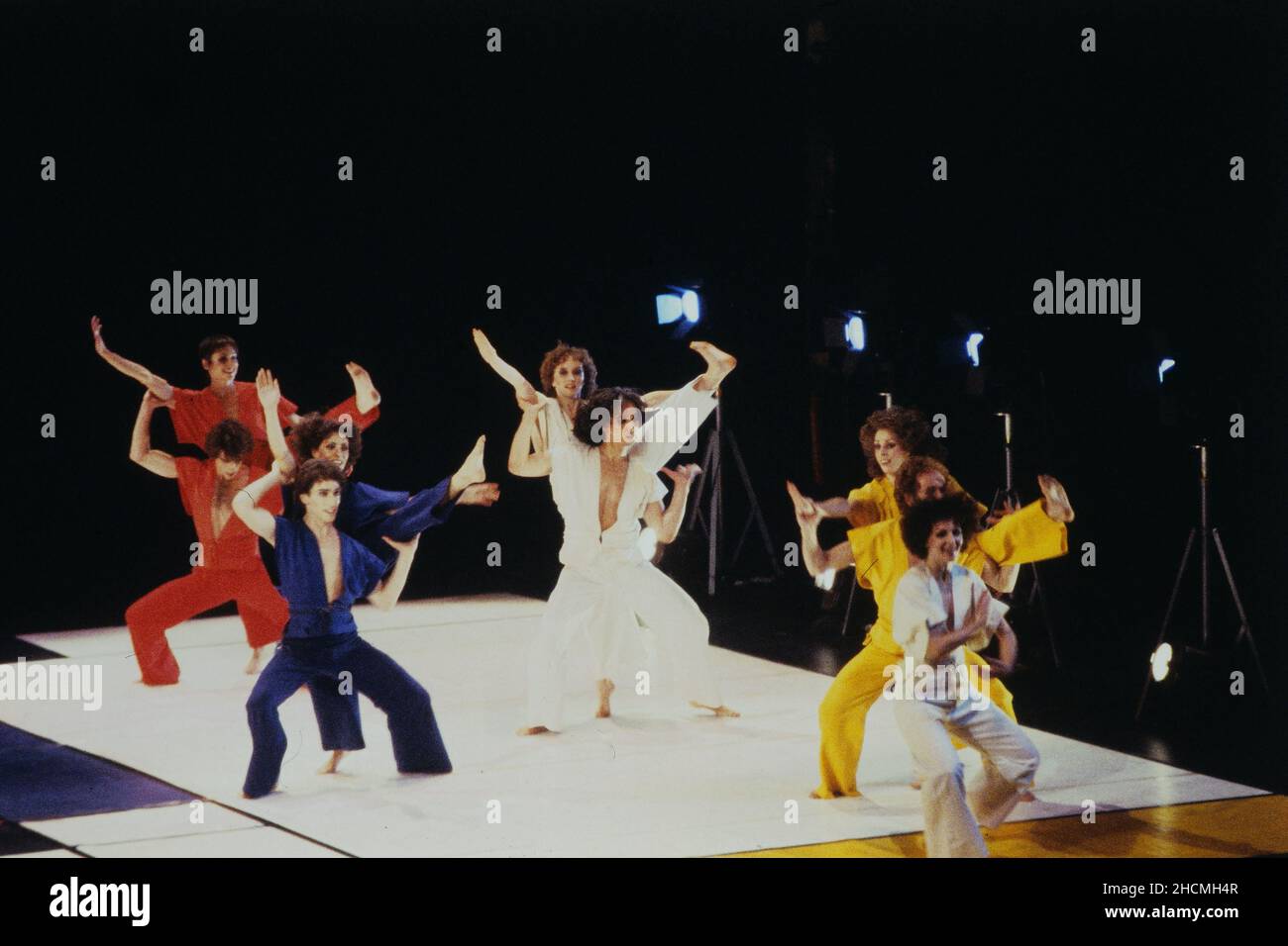 Archives 80ies: Jennifer Muller dance company performs in Lyon, France ...