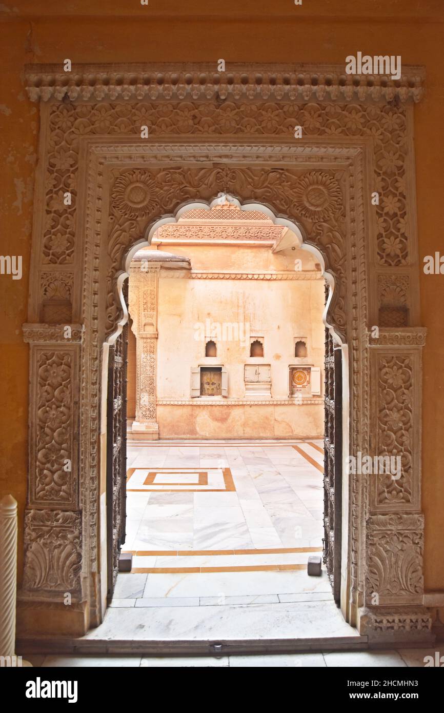 arch design at mehrangarh fort, jodhpur, india Stock Photo - Alamy