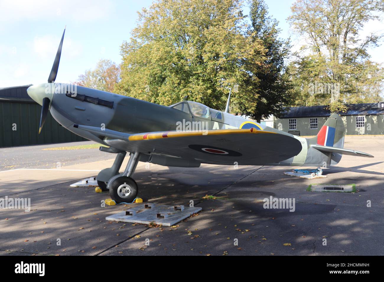 Ww2 airbase aerial hi-res stock photography and images - Alamy