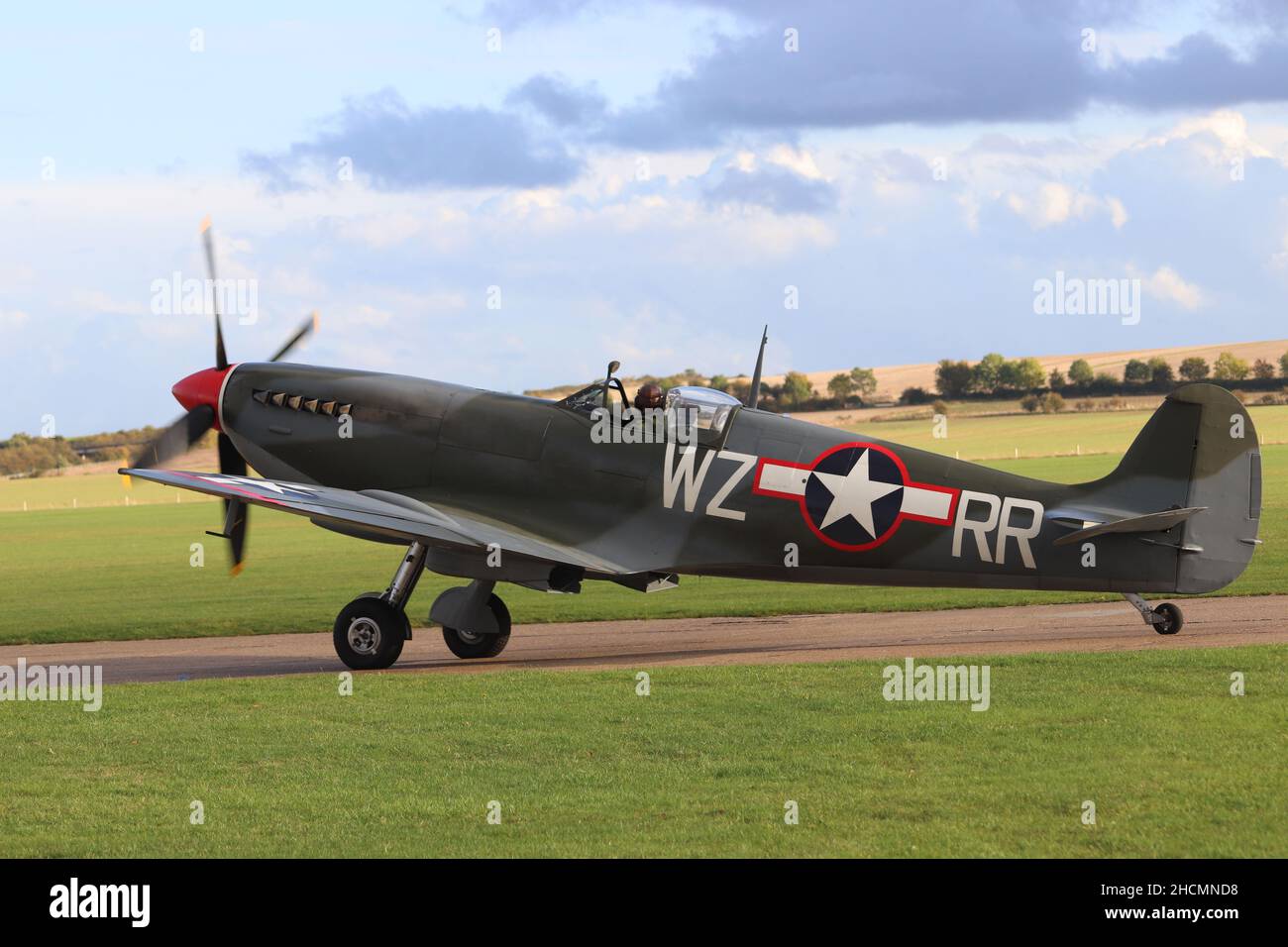 Spitfire invasion stripes hi-res stock photography and images - Alamy