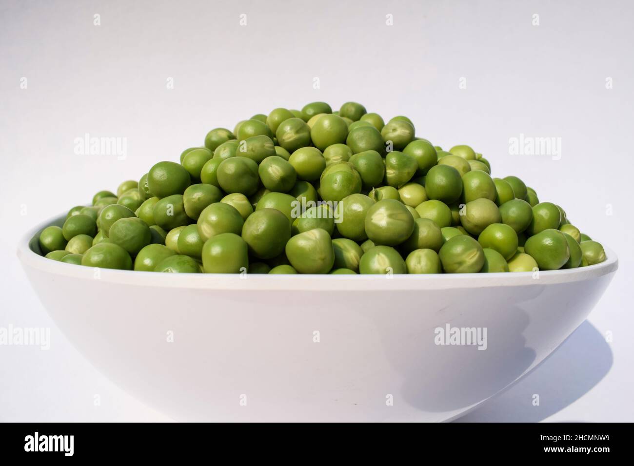 Green pea seeds hi-res stock photography and images - Alamy