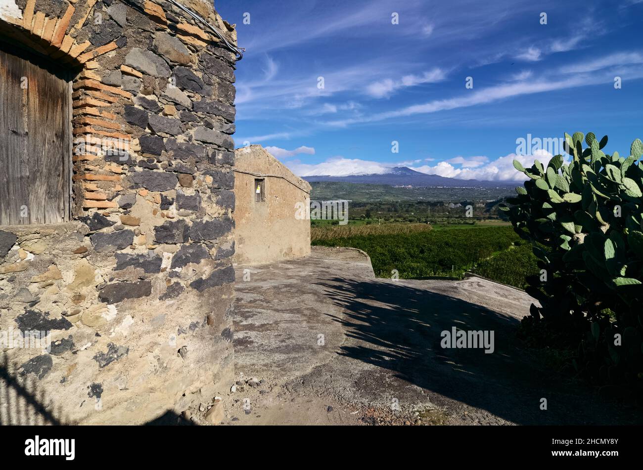 Rural mediterranean house hi-res stock photography and images - Alamy