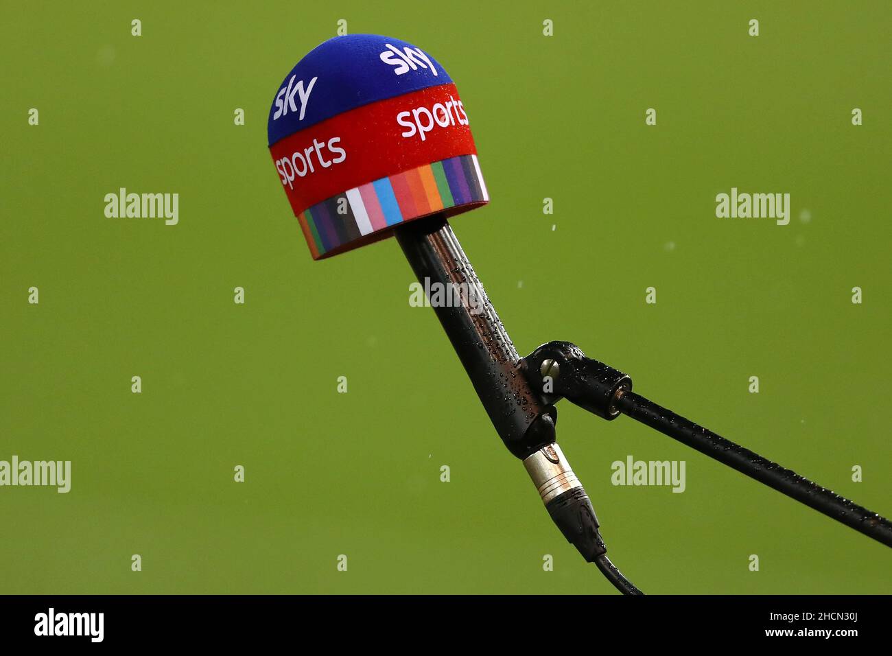 A sky sports microphone hi-res stock photography and images - Alamy