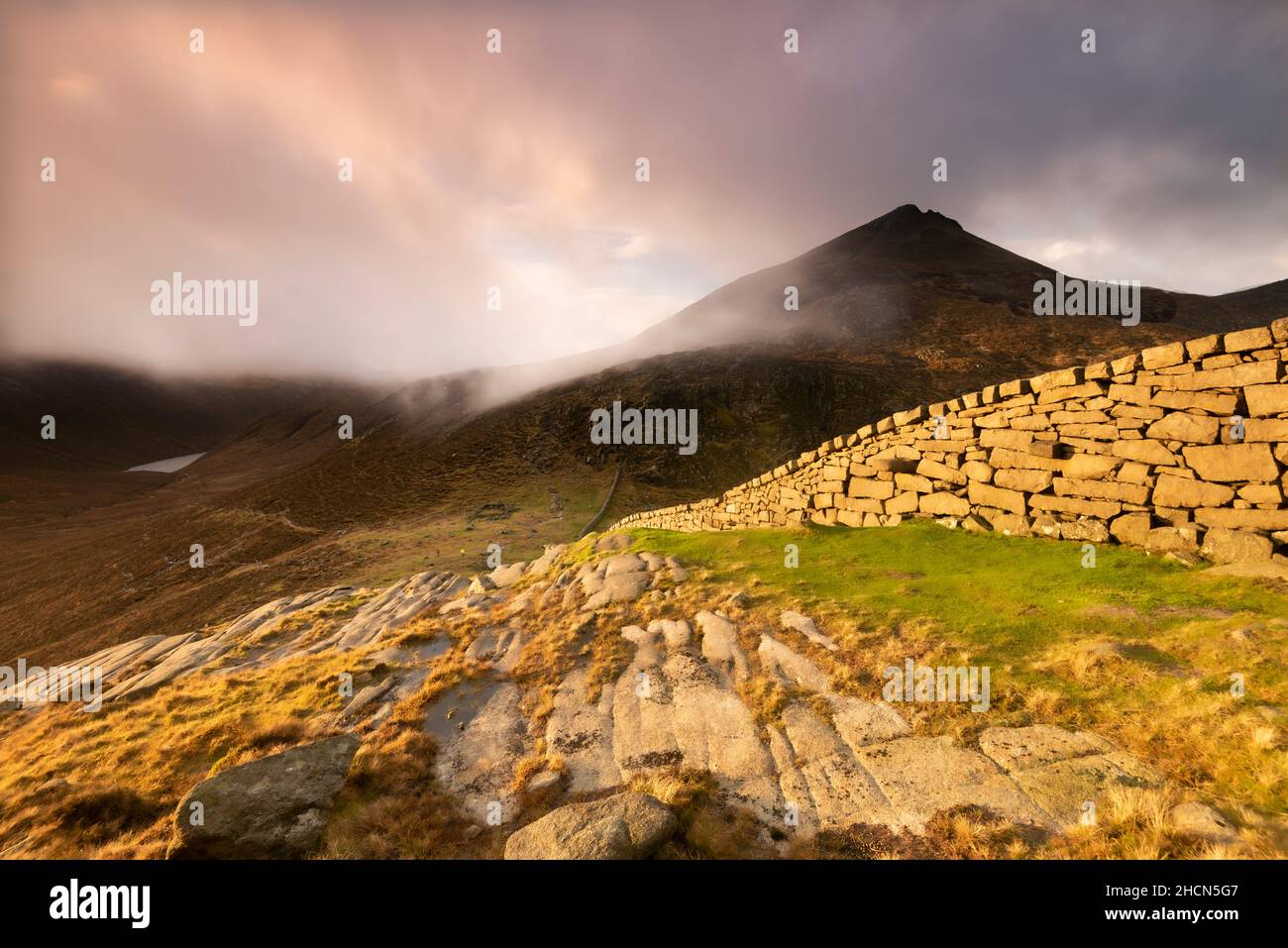 Slieve bearnagh mountains of mourne hi-res stock photography and images ...
