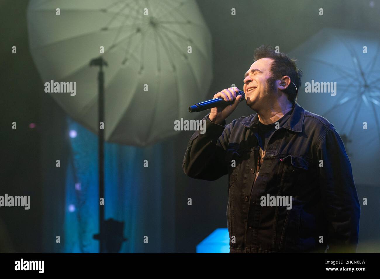 Countingcrows hi-res stock photography and images - Alamy