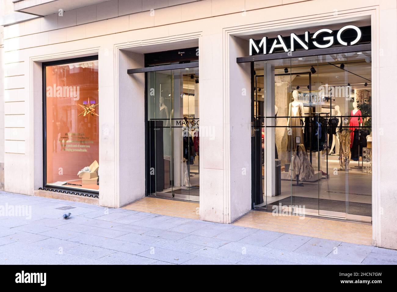 Mango shop hi-res stock photography and images - Alamy