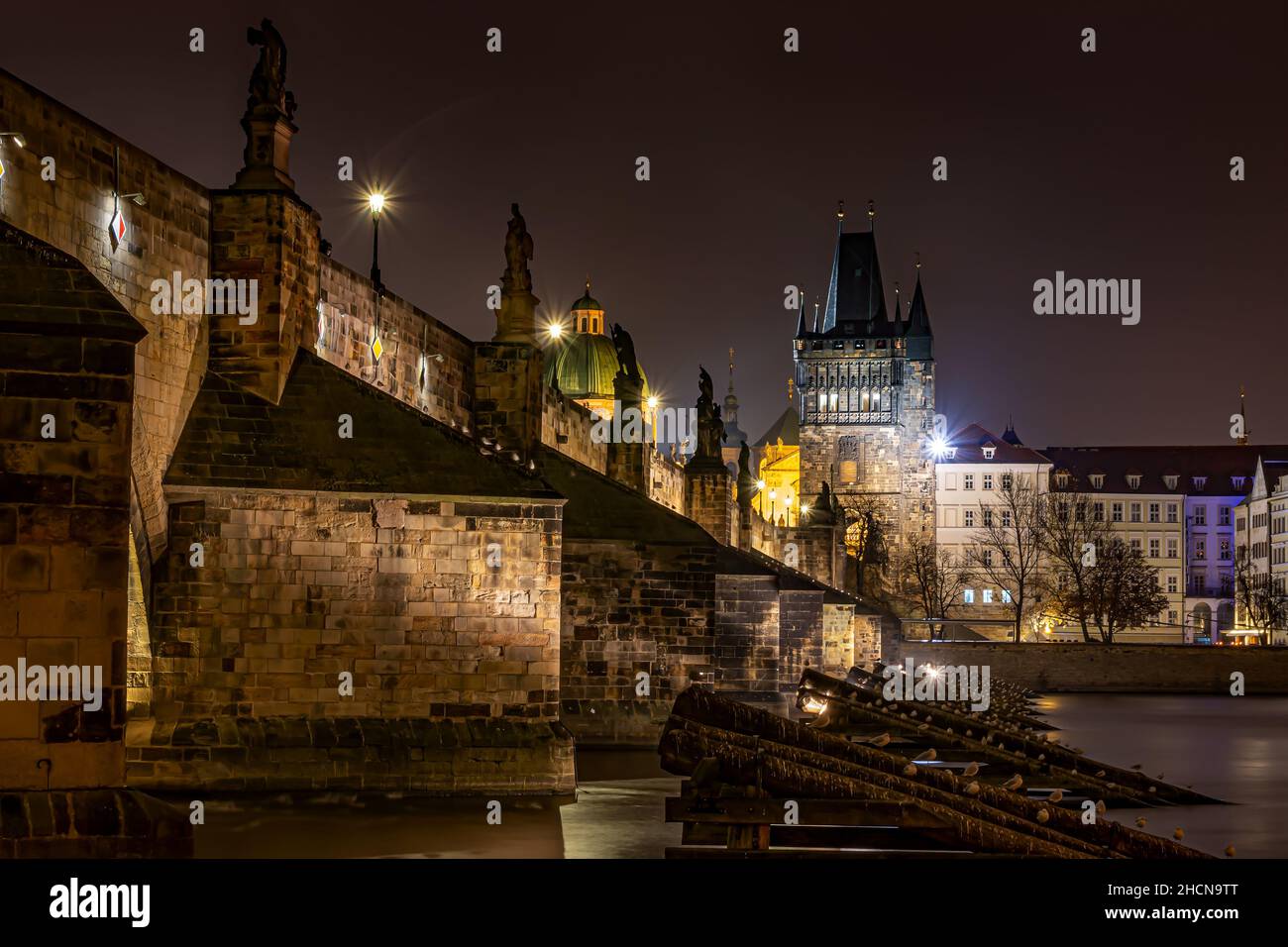 Charles Bridge at night in Prague Stock Photo - Alamy