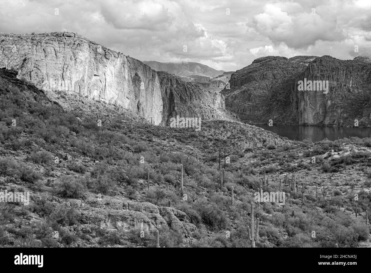 The beautiful vistas and scenery around Canyon Lake near Phoenix ...