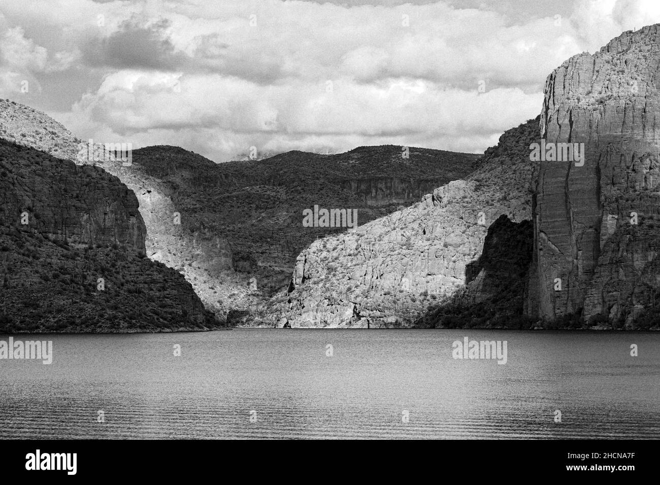 The beautiful vistas and scenery around Canyon Lake near Phoenix ...