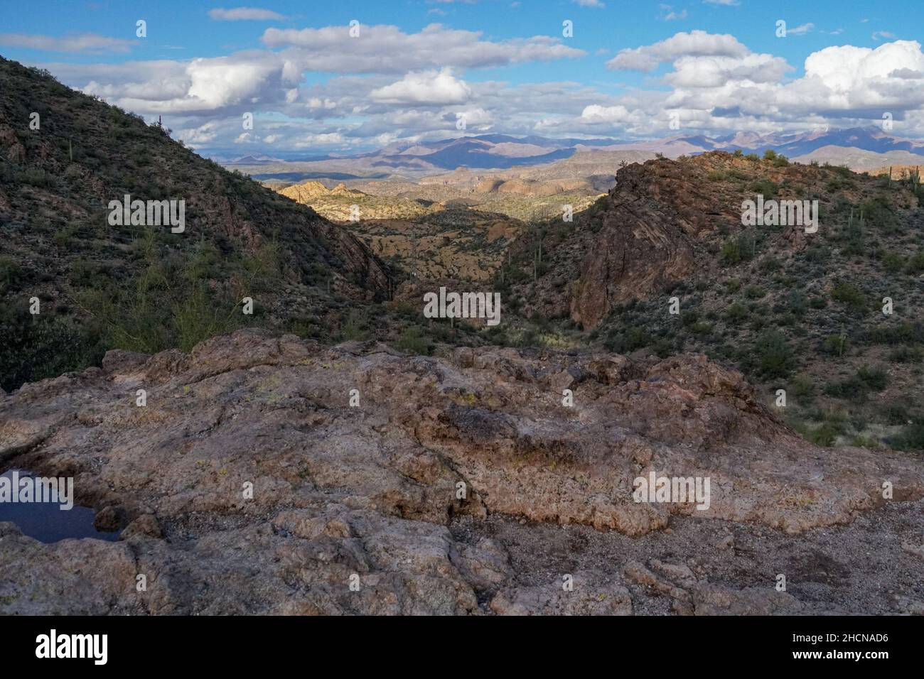 The beautiful vistas and scenery around Canyon Lake near Phoenix ...