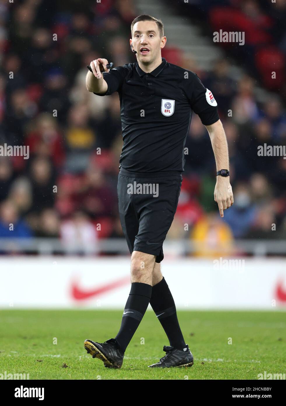 Referee ben toner hi-res stock photography and images - Alamy