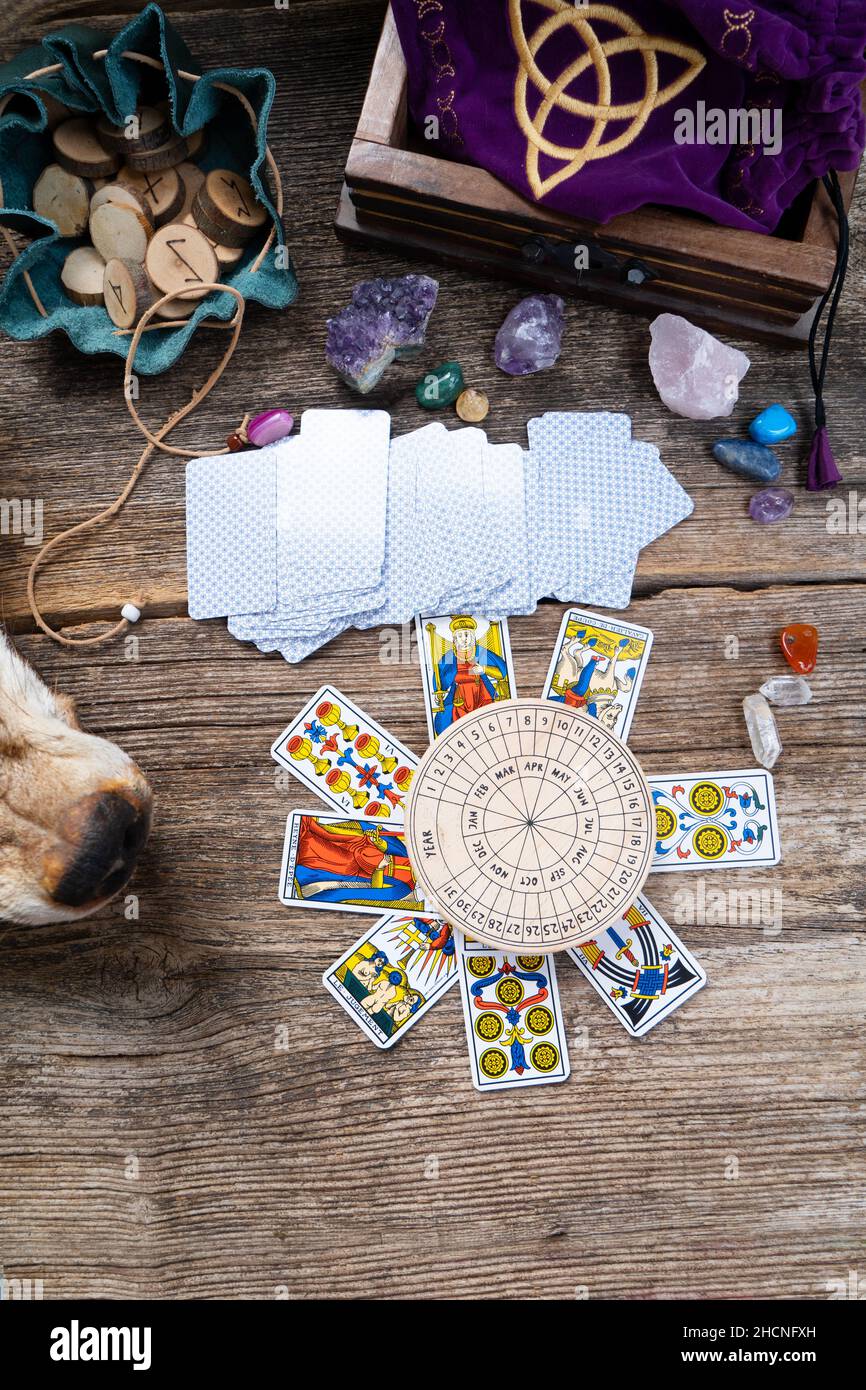 Fortune telling on tarot cards Stock Photo - Alamy