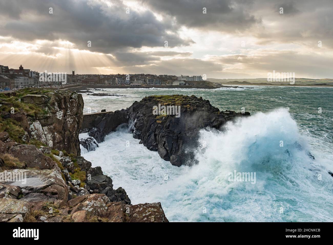 Ireland sea storms hi-res stock photography and images - Alamy