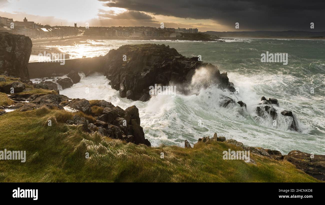 Ireland sea storms hi-res stock photography and images - Alamy