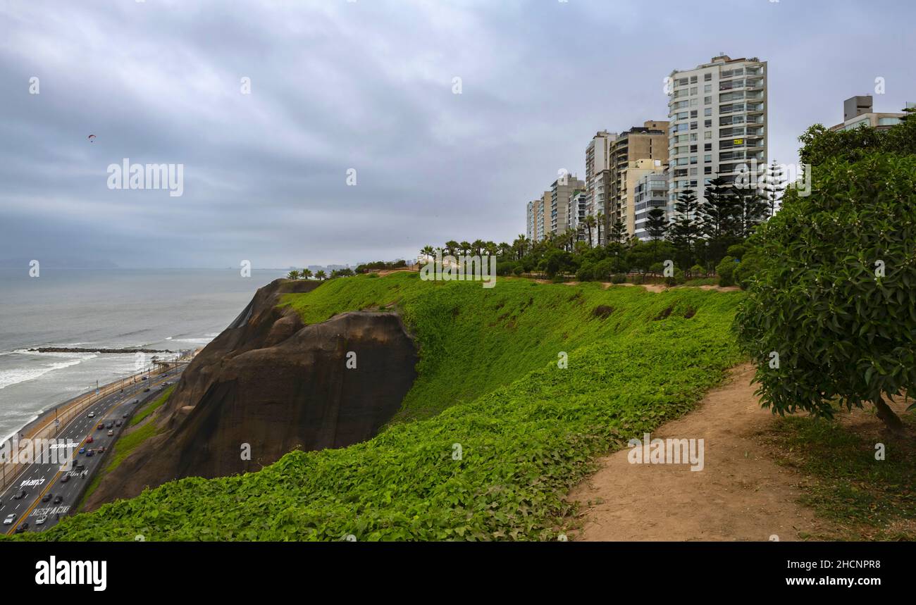 Pacific coast in Lima, Peru Stock Photo - Alamy