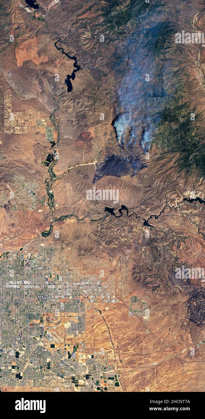 Bush fire northeast of Phoenix, Arizona, USA, in and around the Tonto ...
