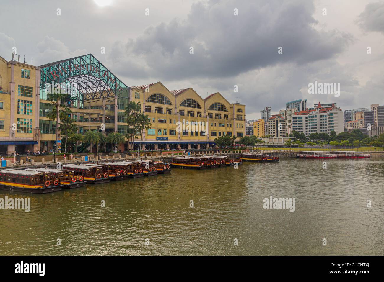 SINGAPORE, SINGAPORE - MARCH 11, 2018: View of the Riverside Point in ...