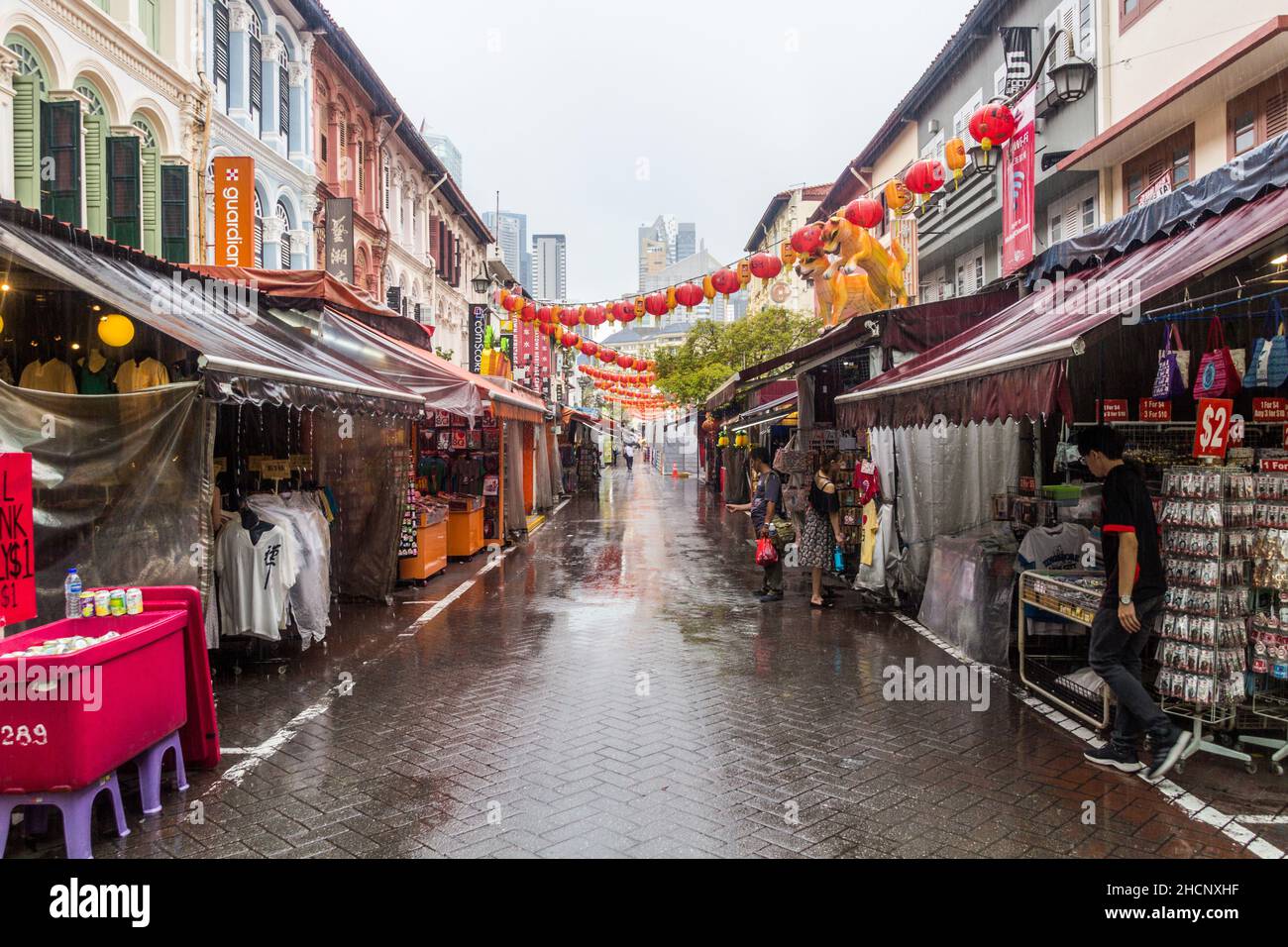 SINGAPORE, SINGAPORE - MARCH 12, 2018: Pagoda street with shopping ...